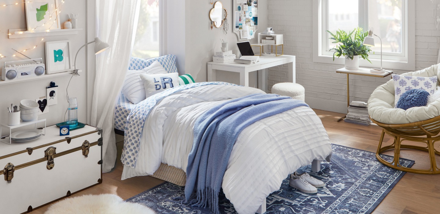 Preppy Chic Dorm Room | Pottery Barn Teen
