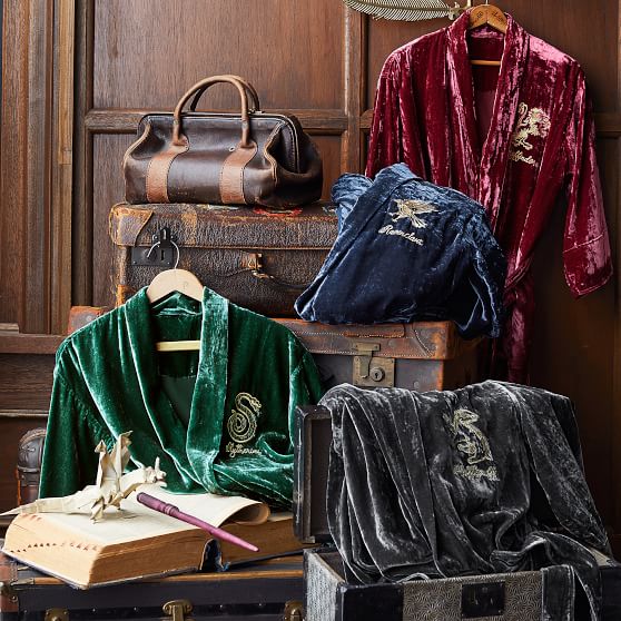 HARRY POTTER™ HUFFLEPUFF™ Velvet Teen Robe | Pottery Barn Teen