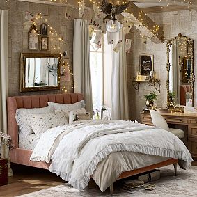 Harry Potter™ Hedwig™ Post Feathers Jacquard Quilt | Pottery Barn Teen