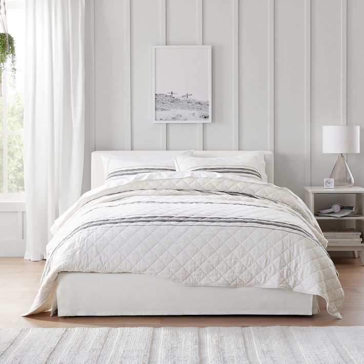 Jamie Slipcovered Classic Bed | Pottery Barn Teen