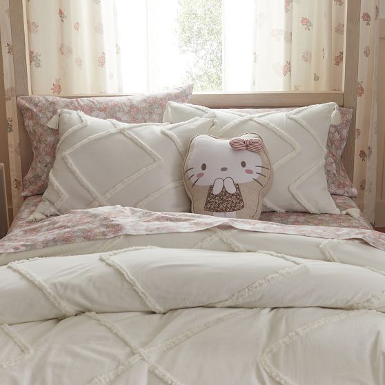 Hello Kitty® Heritage Floral Sheet Set | Pottery Barn Teen