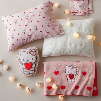 Hello Kitty® Organic Heart Sheet Set | Pottery Barn Teen