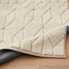 Rey Table Tufted Rug | Pottery Barn Teen