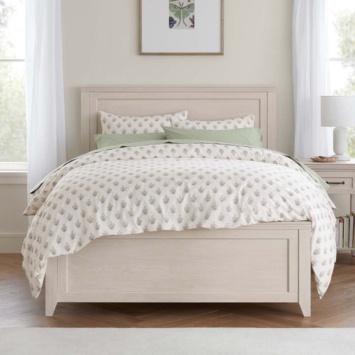 White hamptons bed store